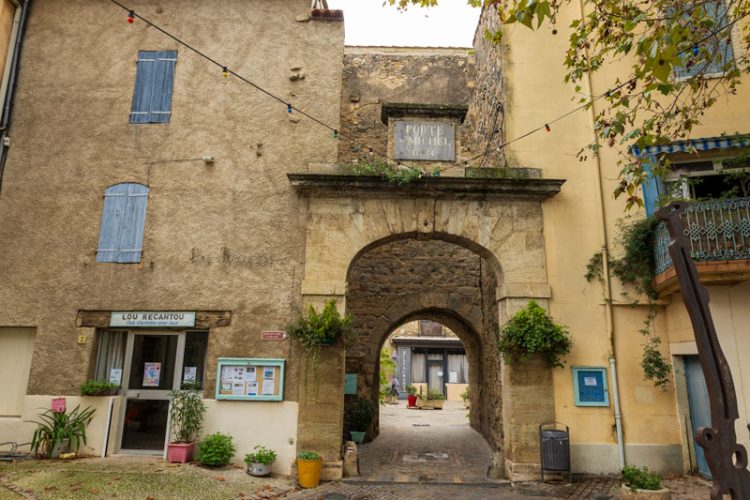 Visiter Bize-Minervois : Village authentique du Minervois