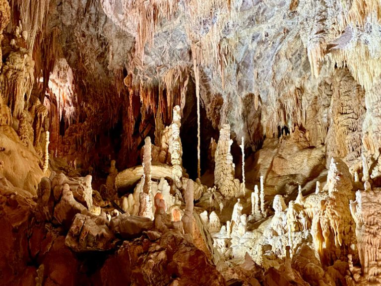 le Gouffre Géant de Cabrespine est un incontournable de l'Aude