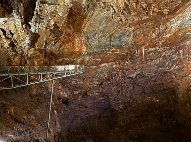 le Gouffre Géant de Cabrespine est un incontournable de l'Aude